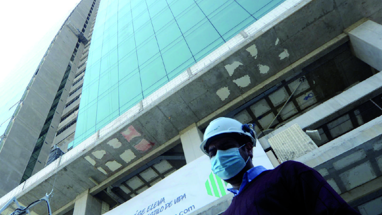 Página Siete habla de Green Tower, el edificio más alto y moderno de ...