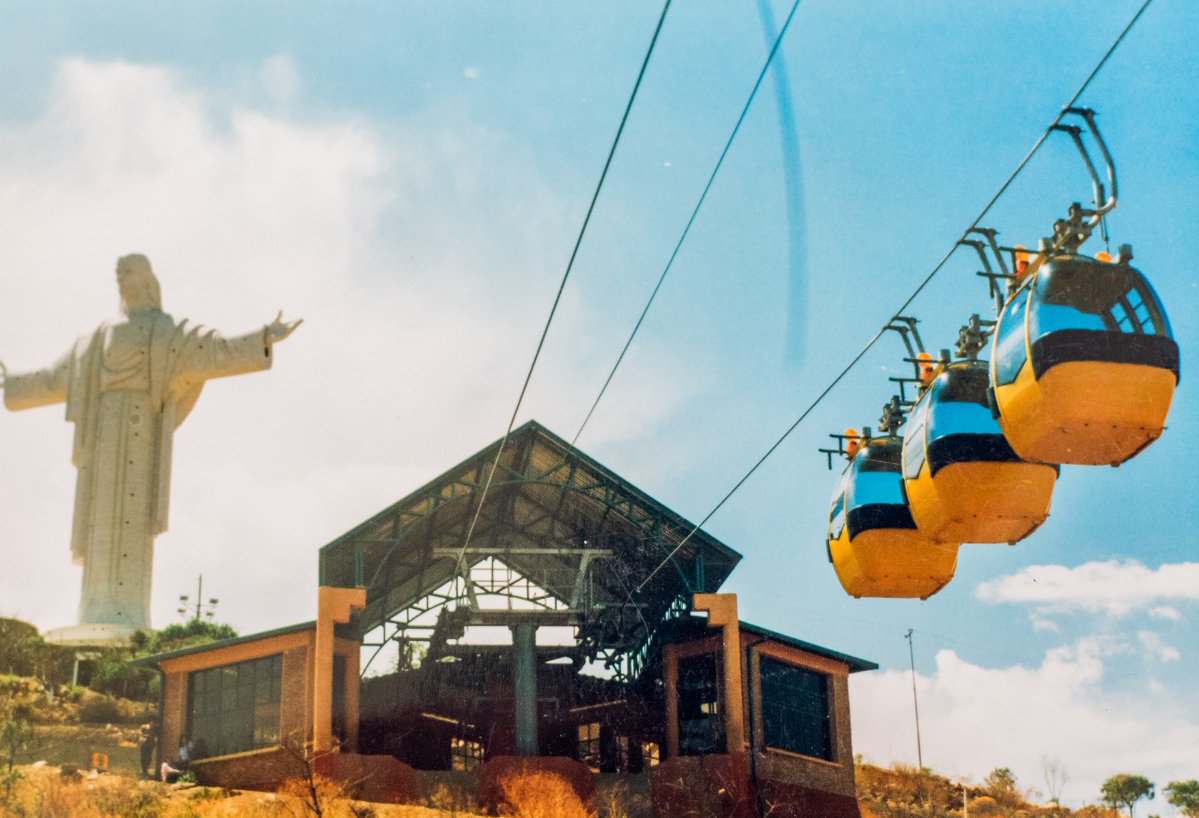 Hace 23 años inauguramos el primer Teleférico de #Bolivia, una obra ...