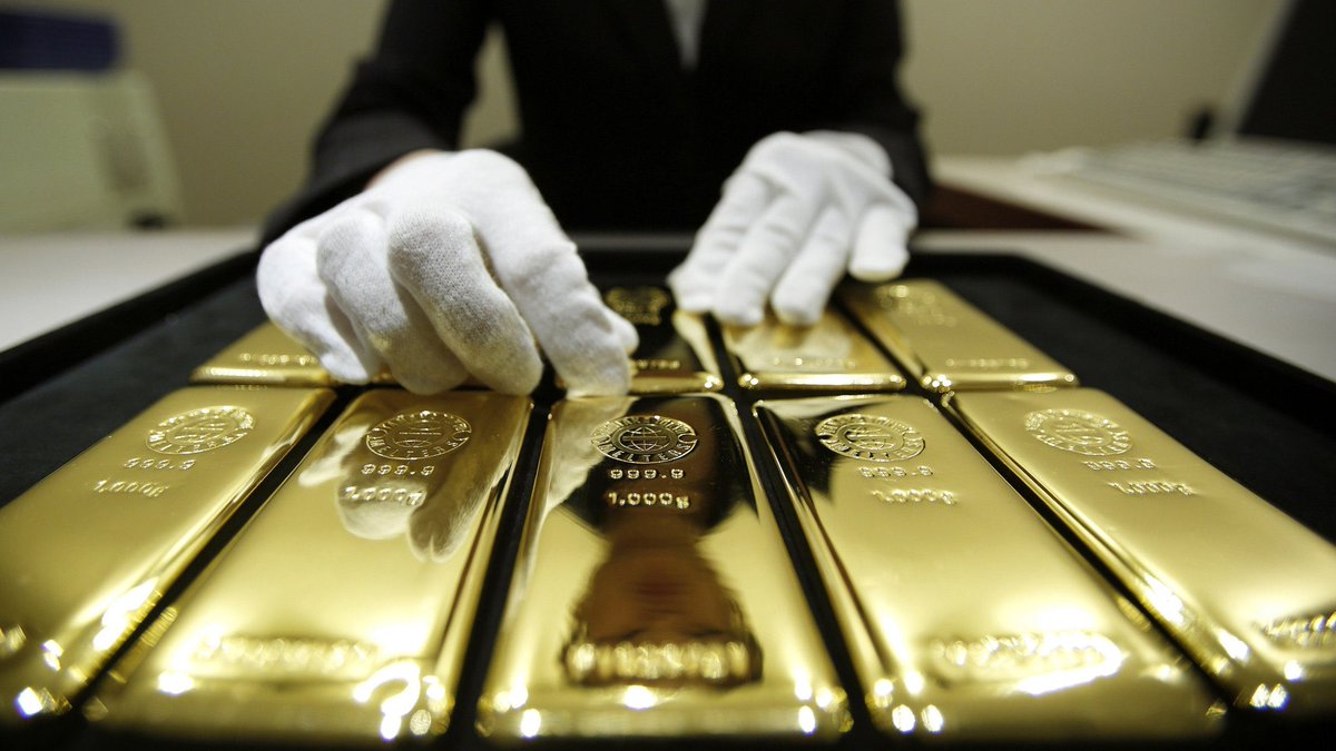 Si hoy hubiera un asalto a Fort Knox y se robaran, digamos, la mitad ...