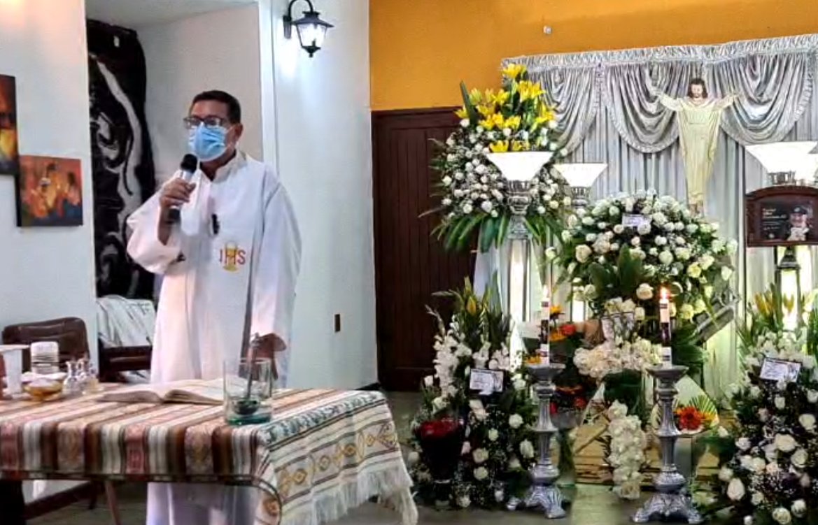 | Se desarrolla la misa de exequias de Padre Xavier Albó, SJ en predios ...