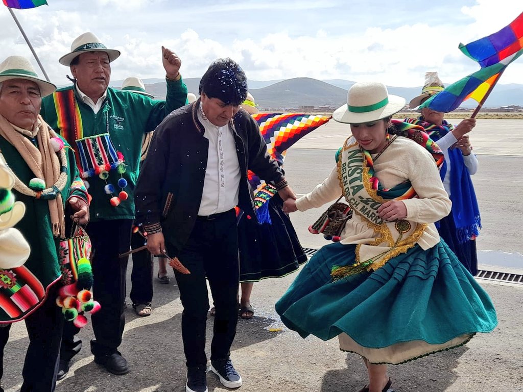 Felicitamos a todos los Ayllus que participan con sus vestimentas ...