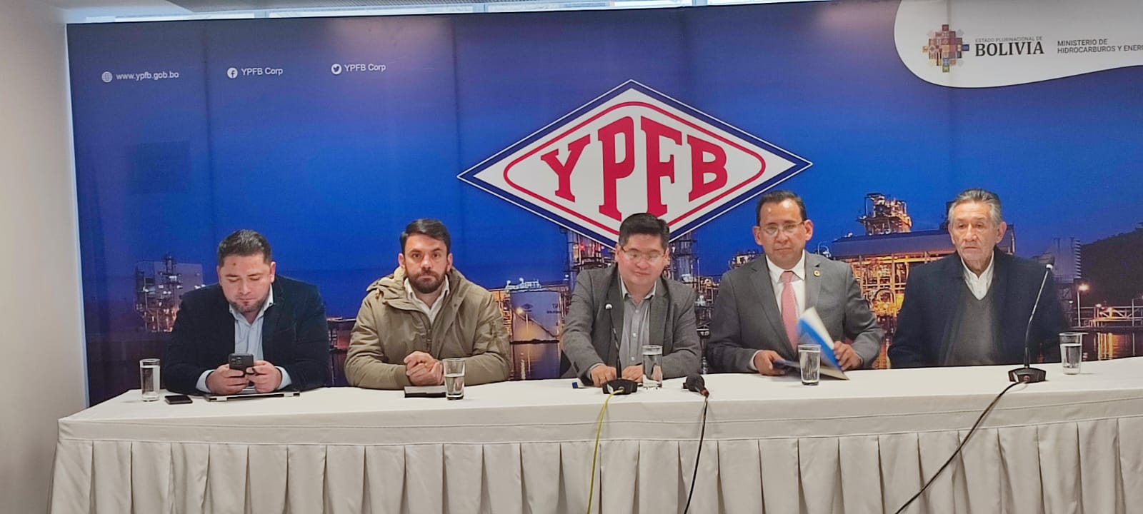 Gobierno y comité multisectorial concluyen encuentro en siete puntos ...