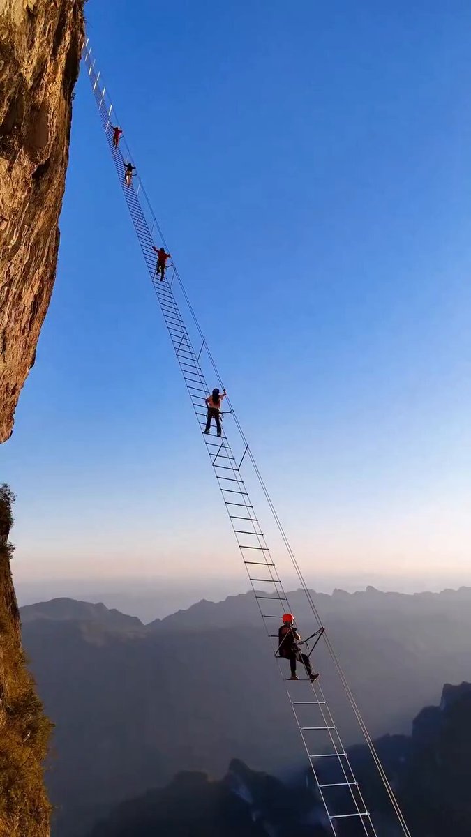 🇨🇳 | Así es la «Escalera al Cielo», una atracción turística de China a ...