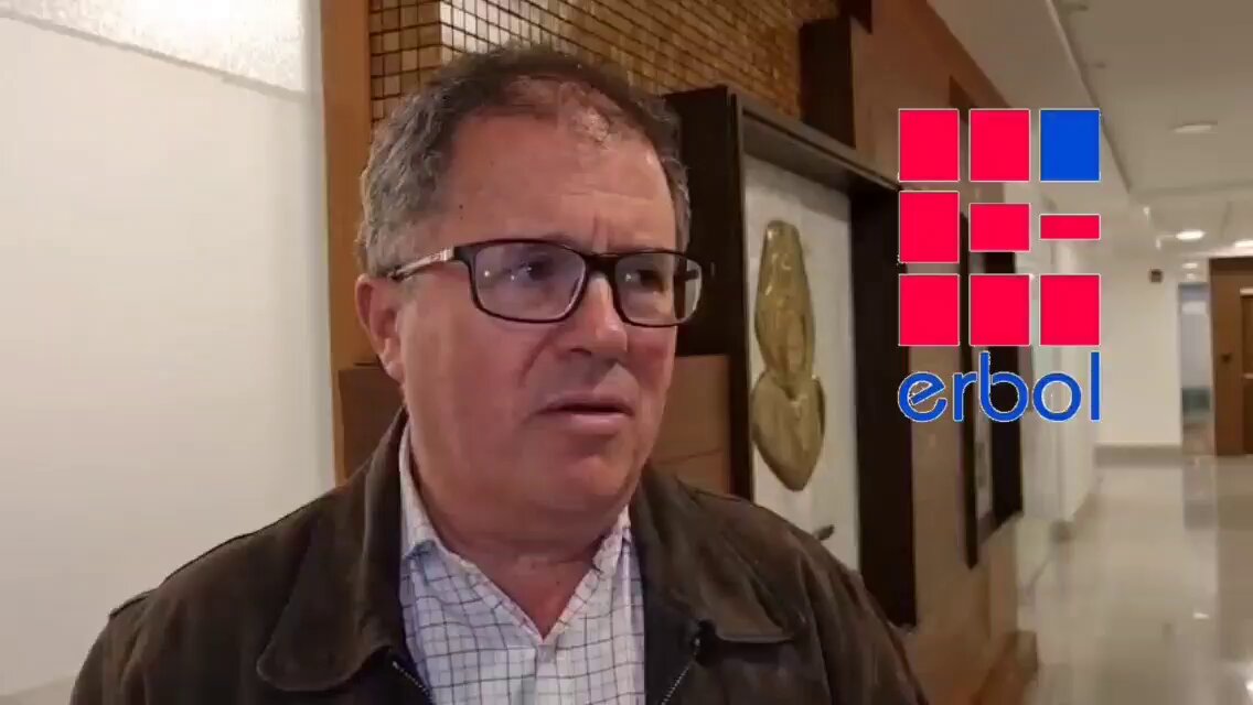 El diputado Miguel Roca indica que el BCB ofrece el bono Bicentenario ...