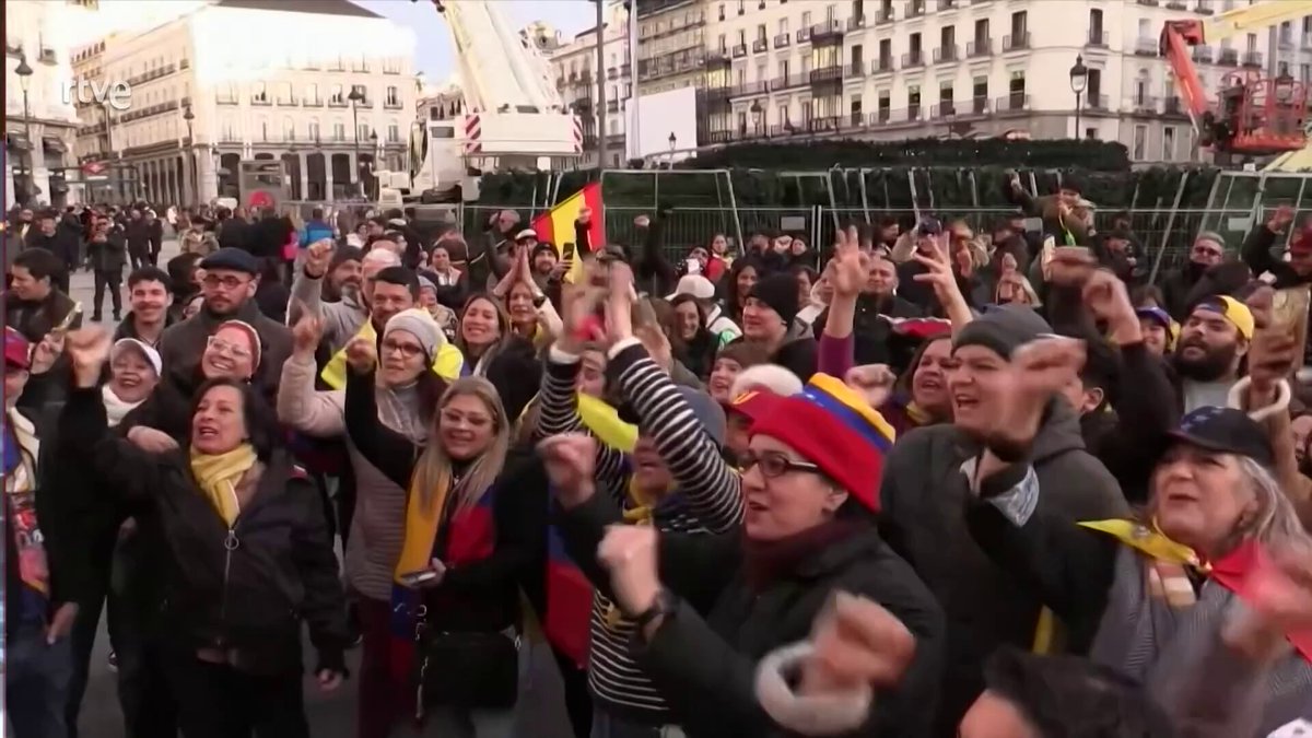 🇪🇸🇻🇪 | Venezolanos protestan en la Puerta del Sol de Madrid y denuncian ...