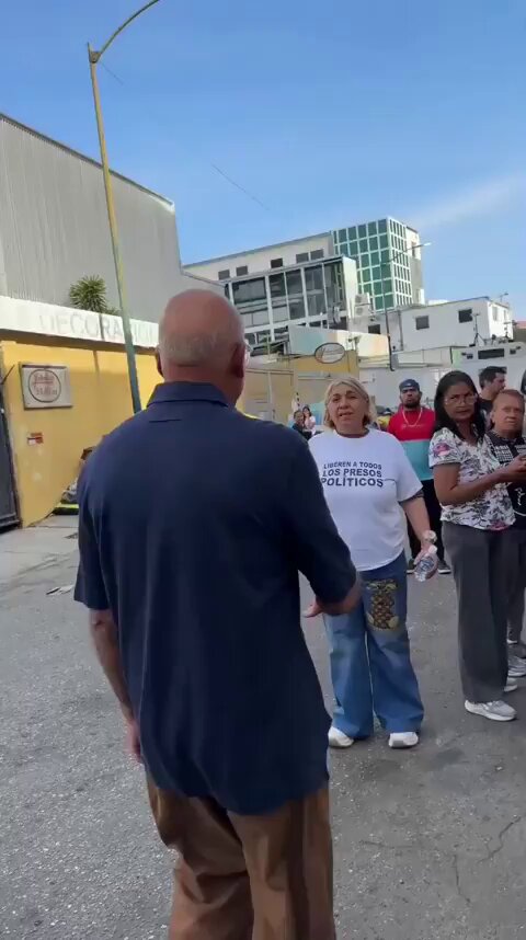 🇻🇪 | María Malavé, la falsa familiar de un preso político que abrazó a ...